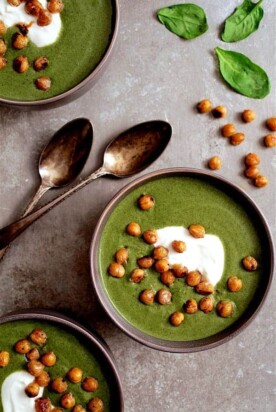 Delicious Spinach Bisque Recipe with Goat Cheese