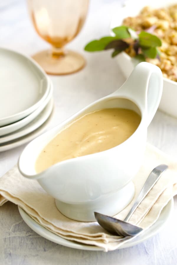 How to Make Gravy Without Drippings - Chicken, Turkey or Beef!
