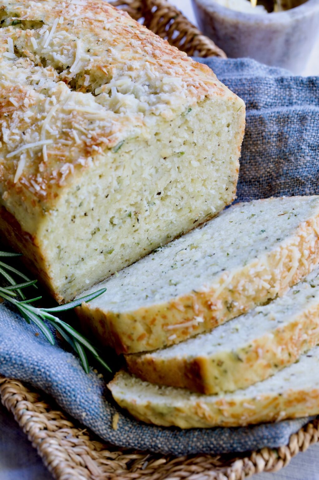 Delicious Herb Bread Recipe: No Yeast or Kneading Required