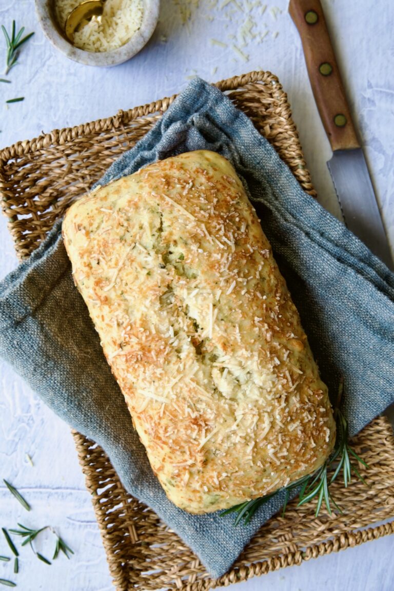 Delicious Herb Bread Recipe: No Yeast or Kneading Required