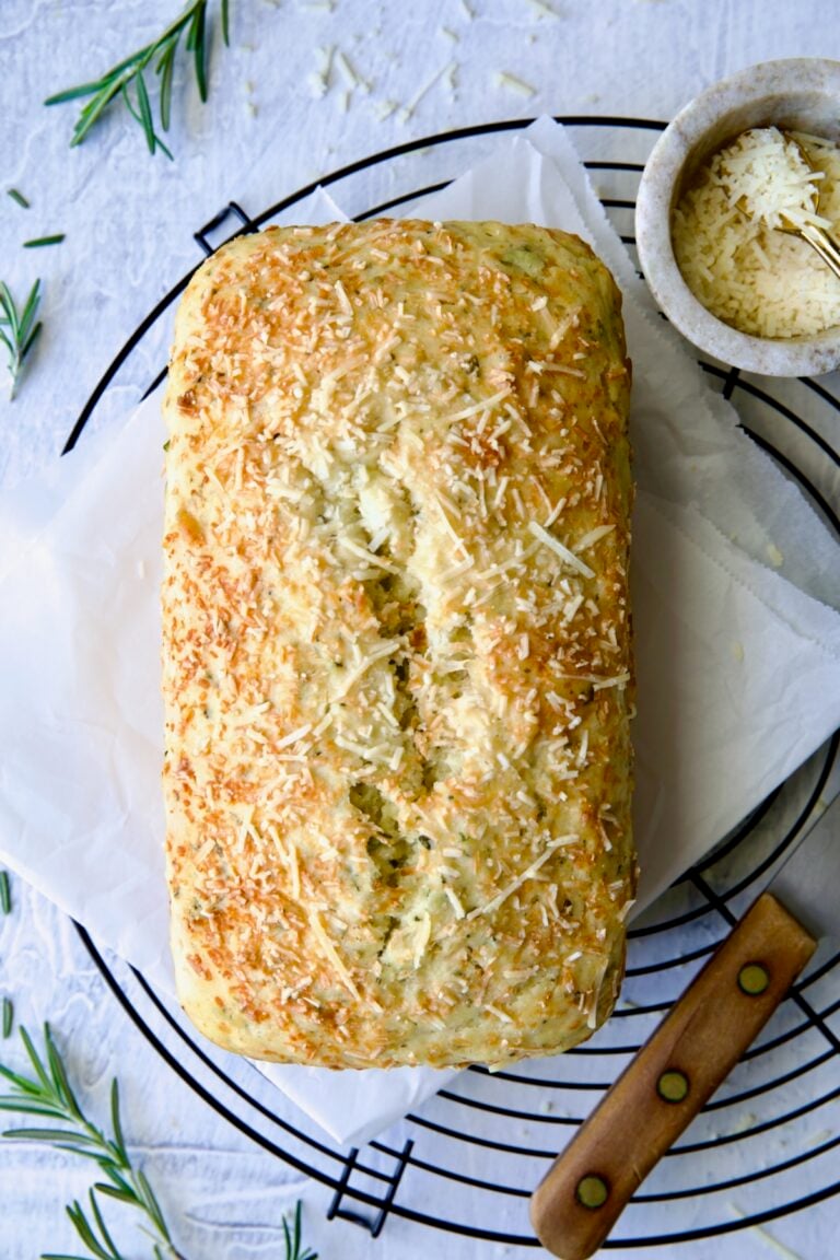 Delicious Herb Bread Recipe: No Yeast or Kneading Required